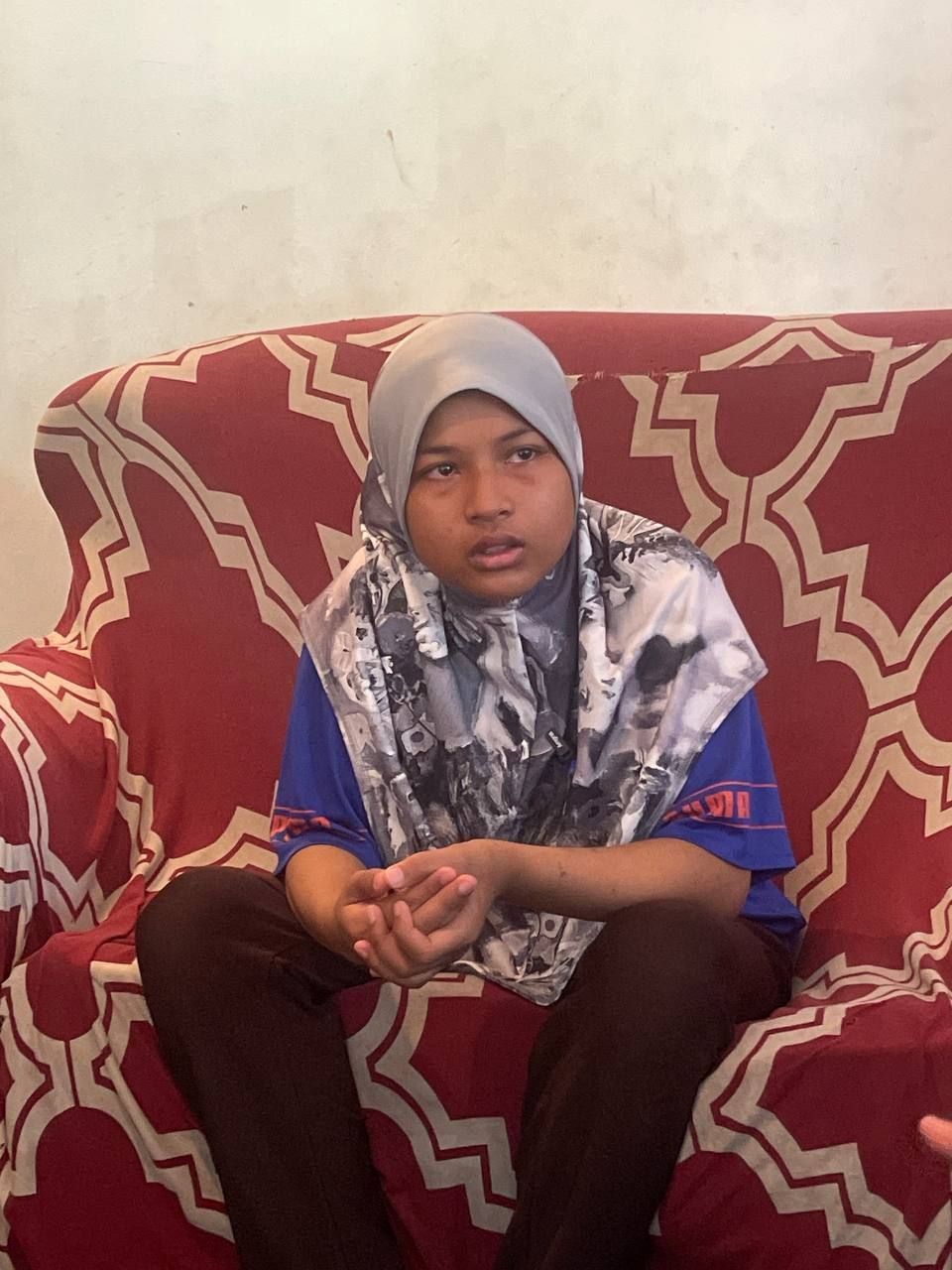 “Kalau Kami Rindu Ibu, Kami Akan Peluk Bantal & Nangis” – Amin & Alisa ...